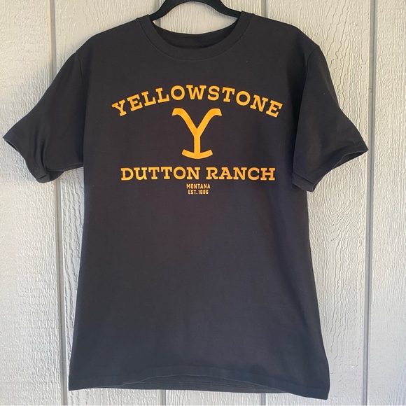Yellowstone | Shirts | Yellowstone Dutton Ranch T Shirt Never Worn With ...